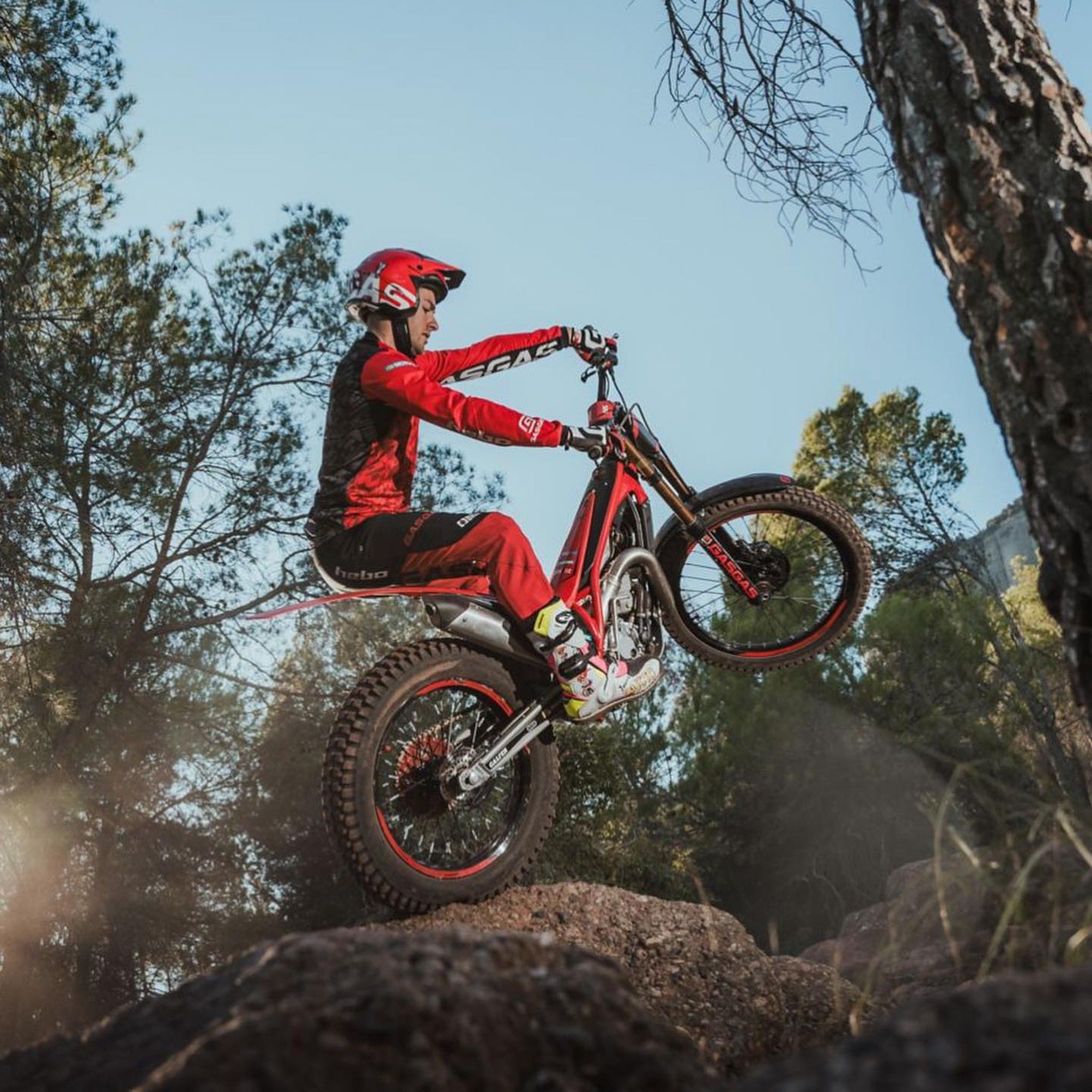 NON-STOP BIKES | Store specialized in motorcycle accessories and parts ...